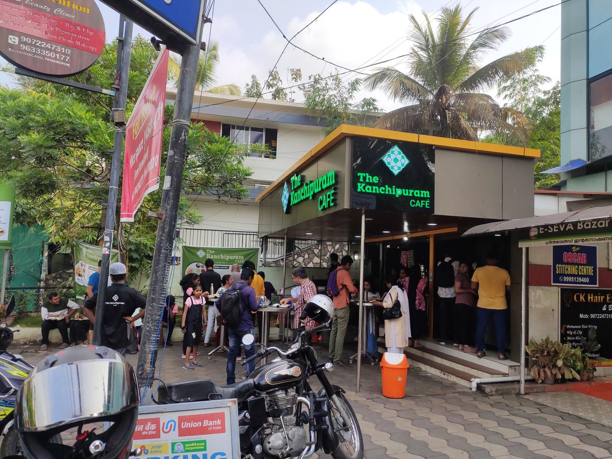 The Kanchipuram Café in Thiruvananthapuram offers piping hot breakfast for those on the go - The ...